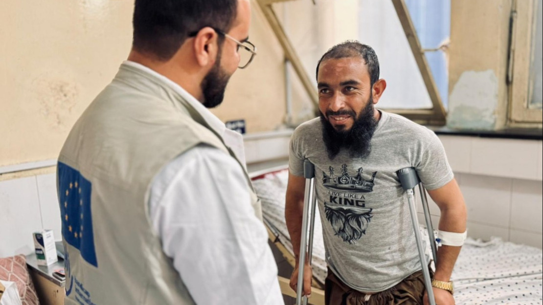 Afghanistan: Mashur walks again after a serious injury | Humanity ...